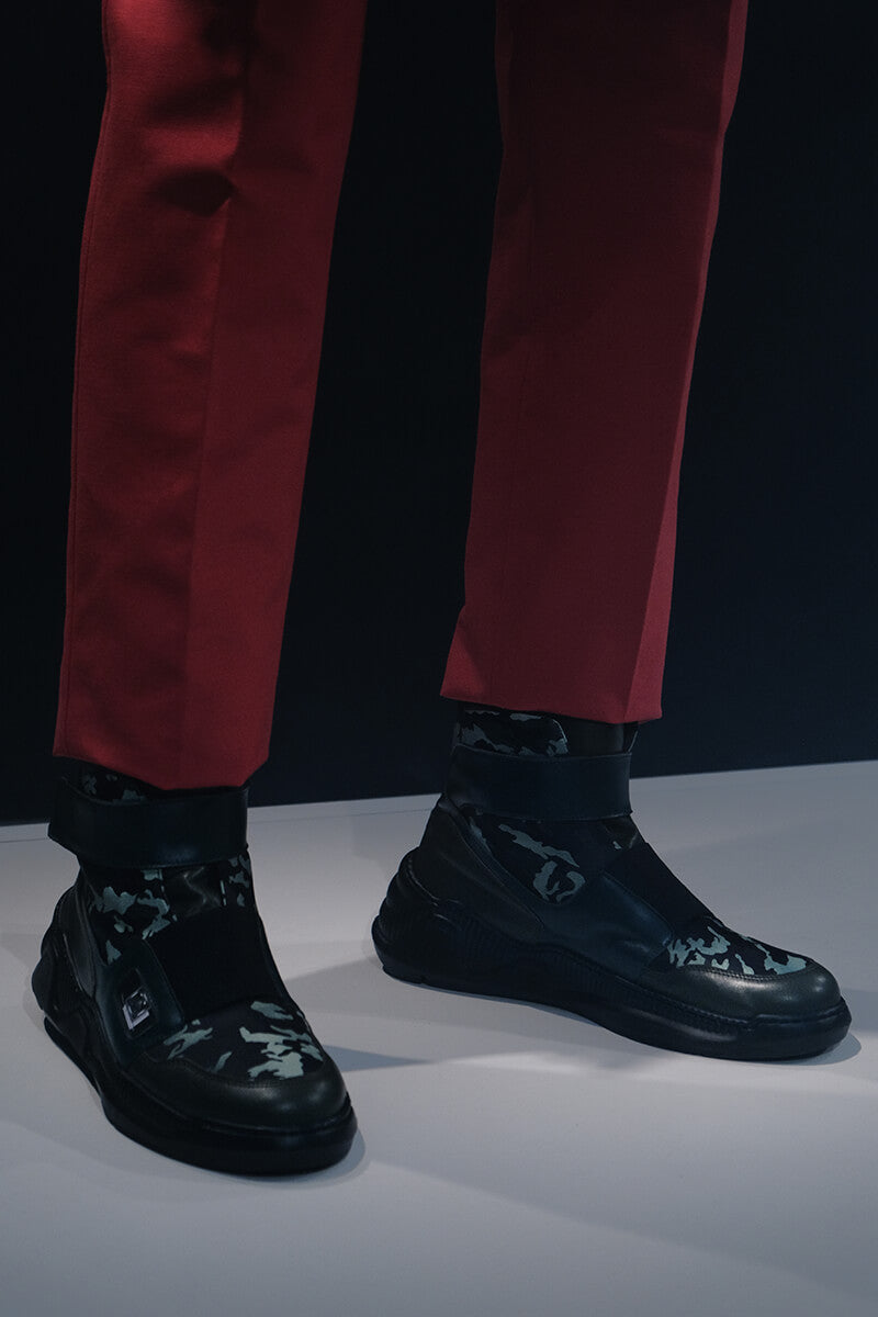 _Z-Z-Z by Ronald Roberts – The Shoe Circle